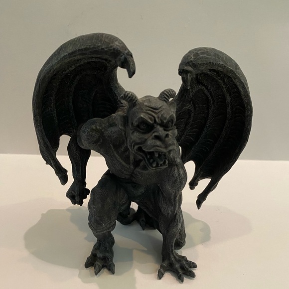 Accents | Winged Gargoyle Statue Gothic Occult Notre Dame Evil Warden ...